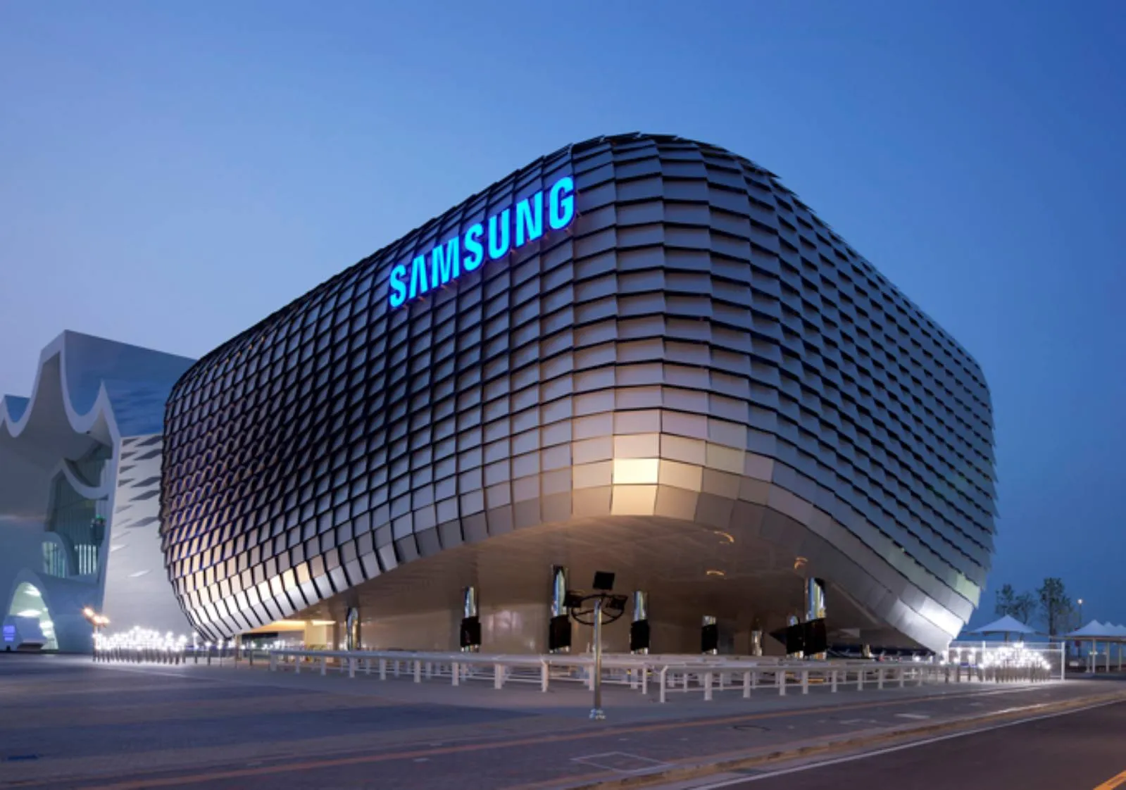Unpacking the Future: Samsung's $280M Japan Investment in Chip ...